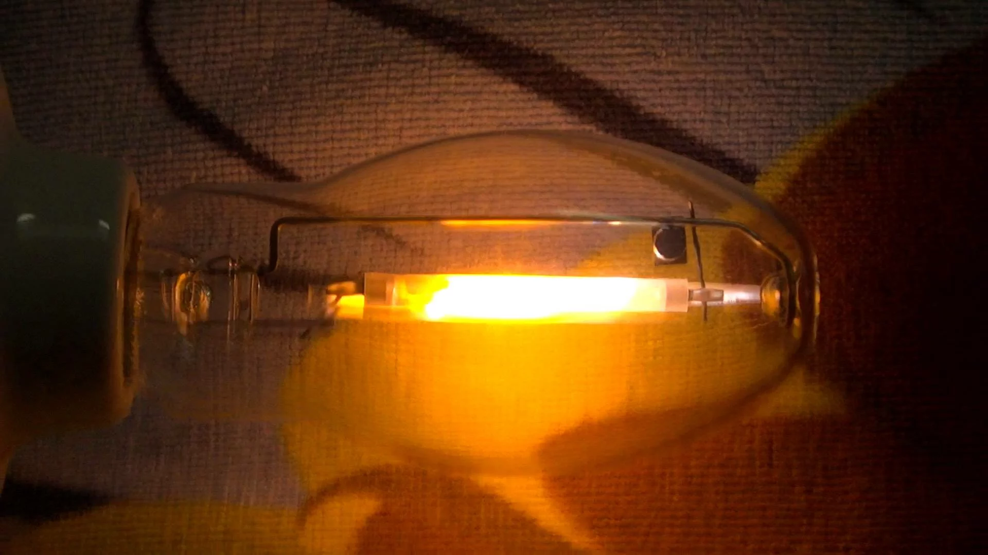 So sánh đèn LED và đèn HID - CÔNG TY LIGHTSVIET